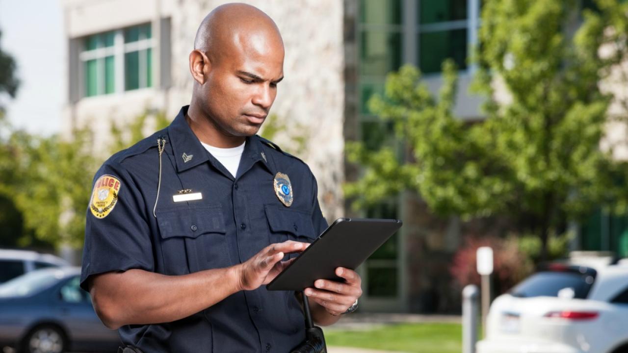 How mobile policing technology could bring cops closer to their ...