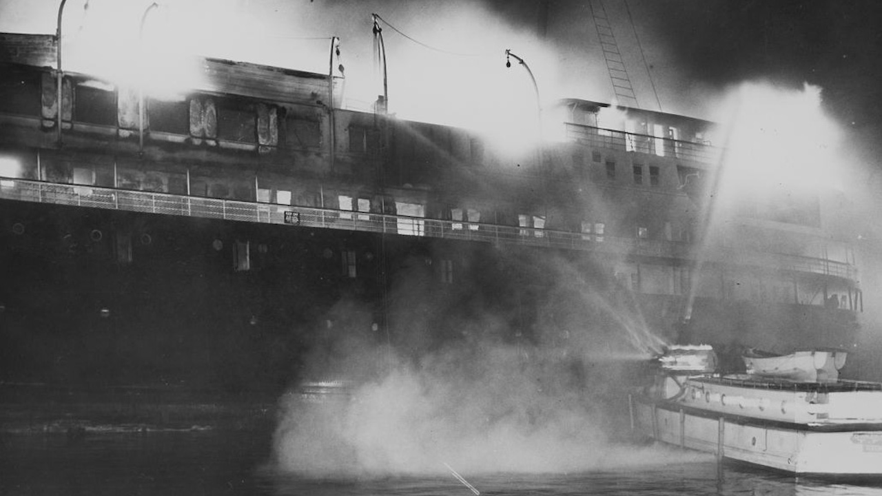 ‘The sky was a mass of flames’: 75 years ago, Toronto Harbour saw one ...