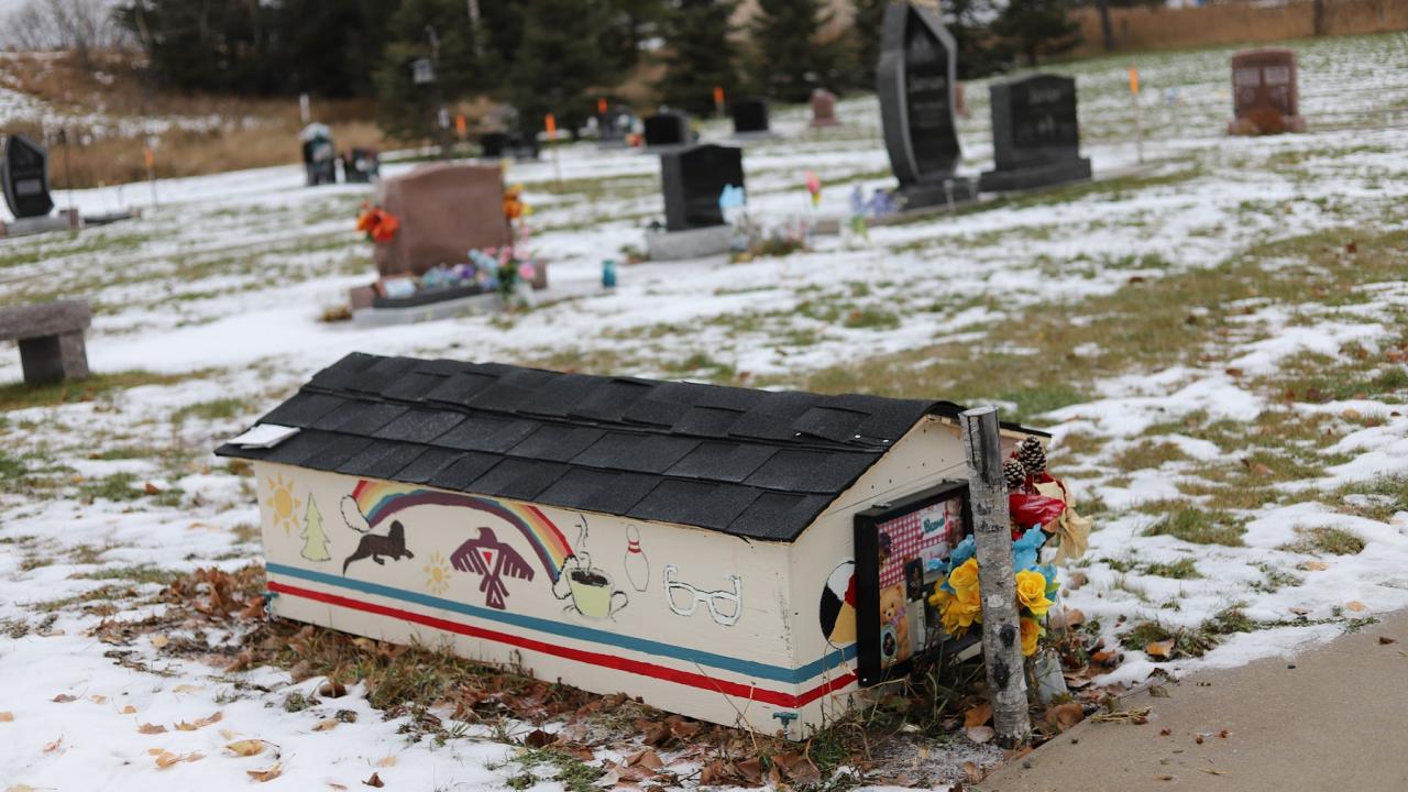 One family’s fight to protect an Anishinaabe grave house | TVO Today